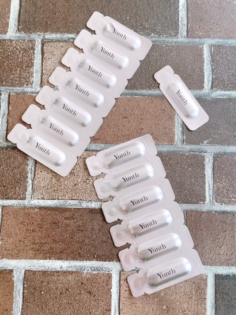 そろそろ似合わない？？「ロゴTシャツ」の難しさ | 40代の高見えコーデブログ/ Akane's Miracle